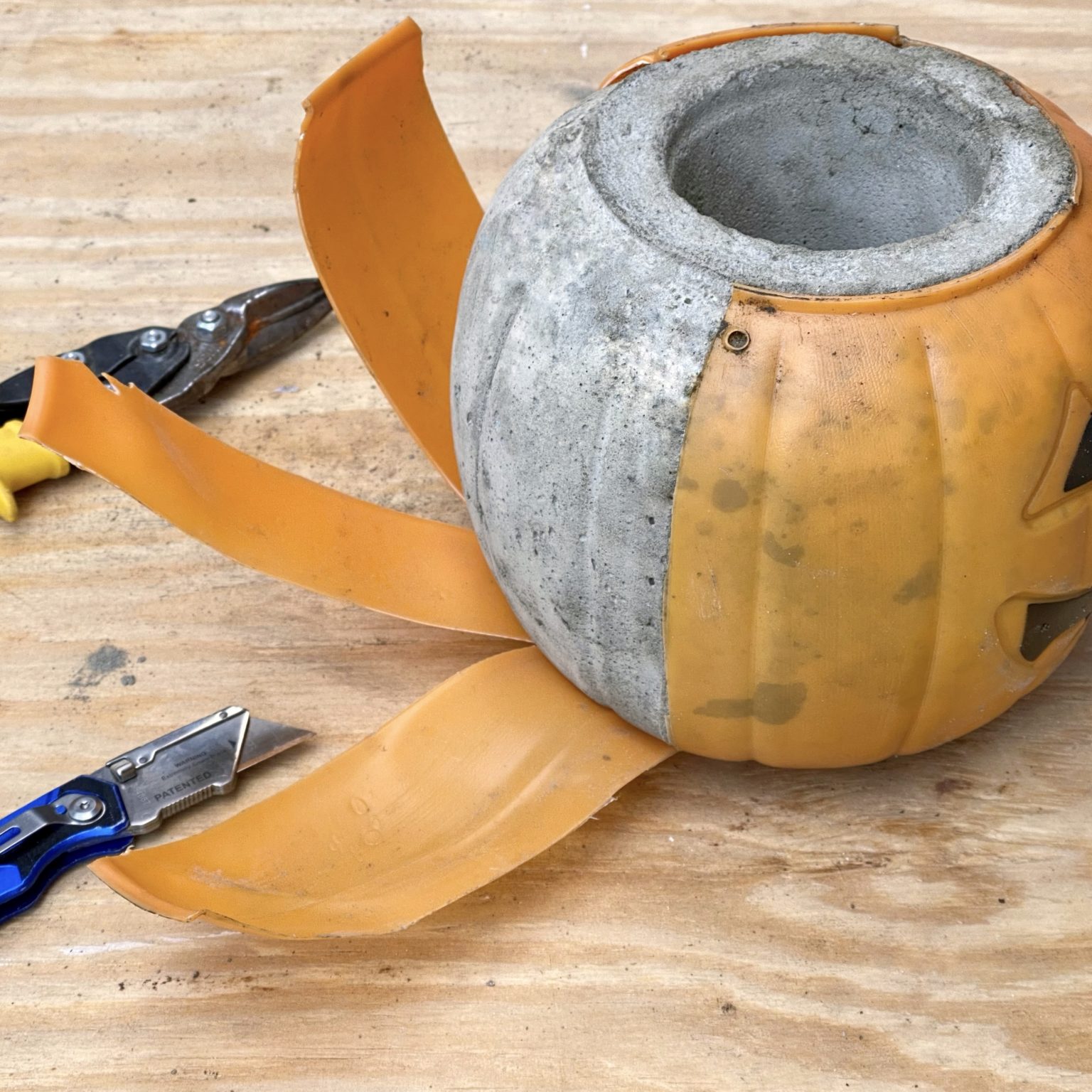DIY Concrete Jack O'Lanterns - Cali Girl In A Southern World