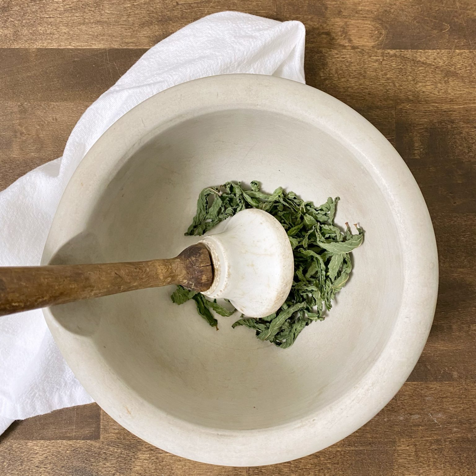 Homemade Peppermint Bath Salts - Cali Girl In A Southern World