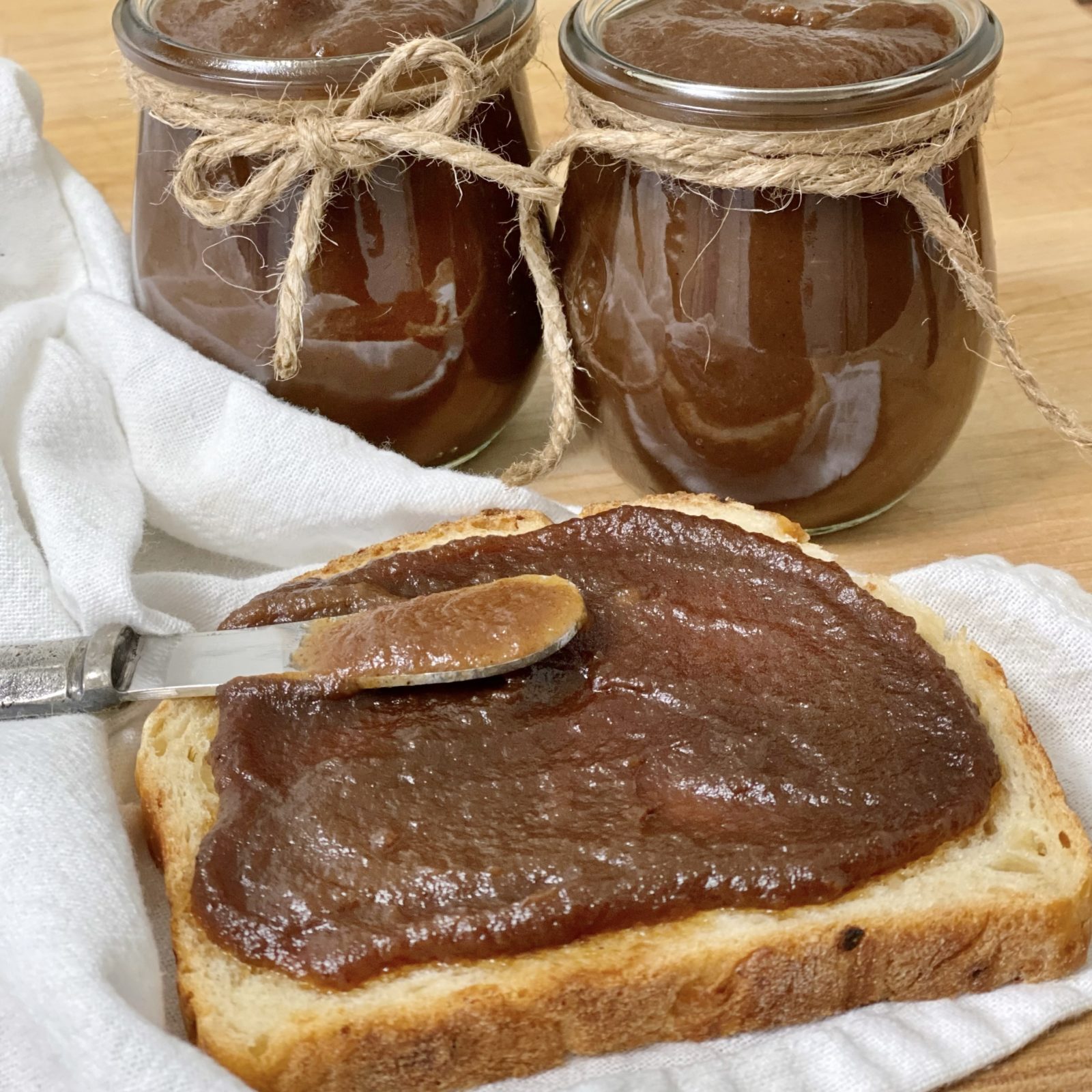 Easy Crockpot Apple Butter - Cali Girl In A Southern World